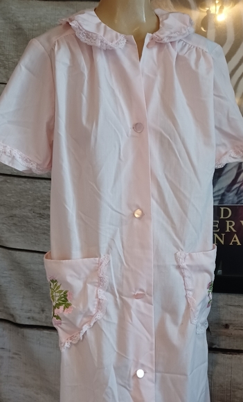 Tree Love | Intimates & Sleepwear | Vintage Pink House Coat | Poshmark
